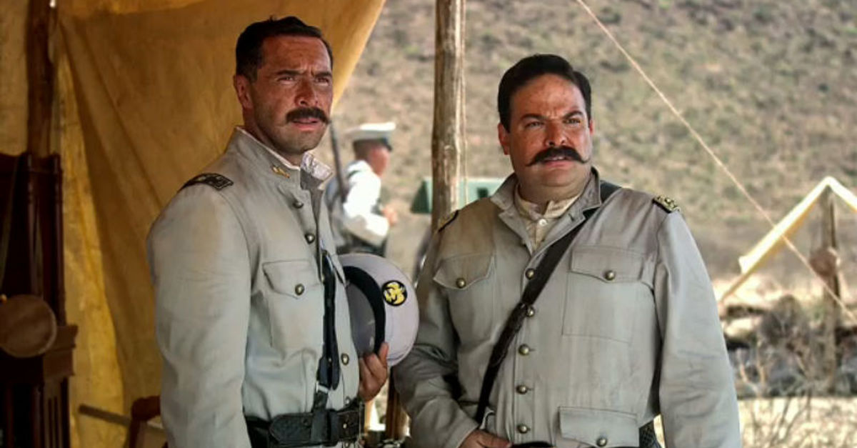 Ver El Encanto Del Águila, capítulo 9 temporada 1 por ViX