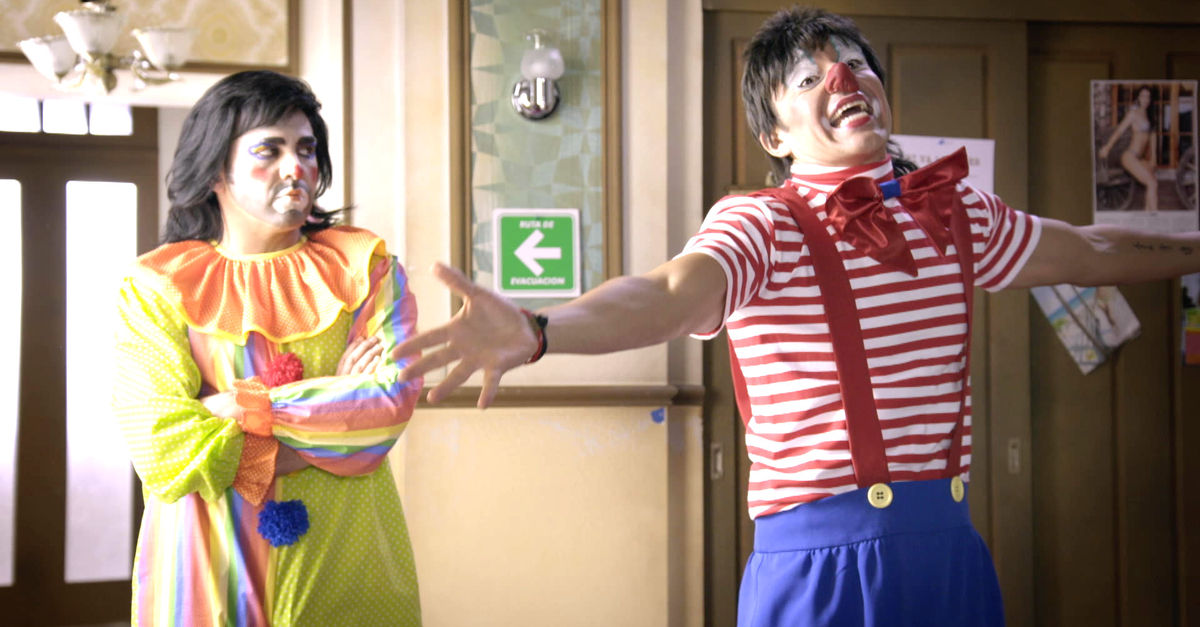 Ver Nosotros Los Guapos, capítulo 3 temporada 1 por ViX