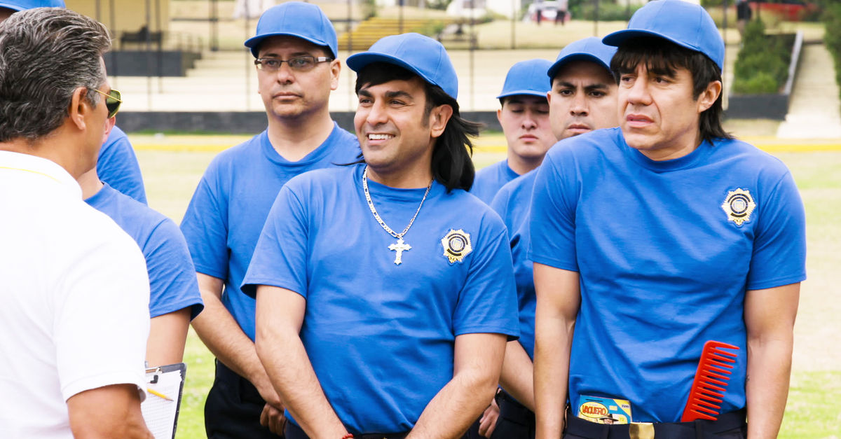 Ver Nosotros Los Guapos, capítulo 9 temporada 2 por ViX