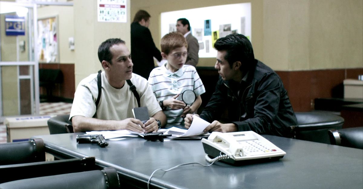 Ver Hermanos y Detectives, capítulo 1 temporada 1 por ViX