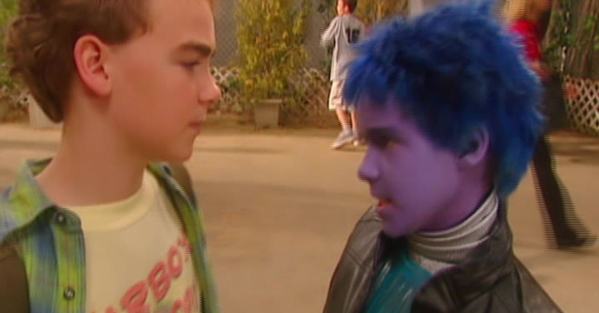 Ver Mi Mejor Amigo Es Un Extraterrestre, capítulo 14 temporada 2 por ViX