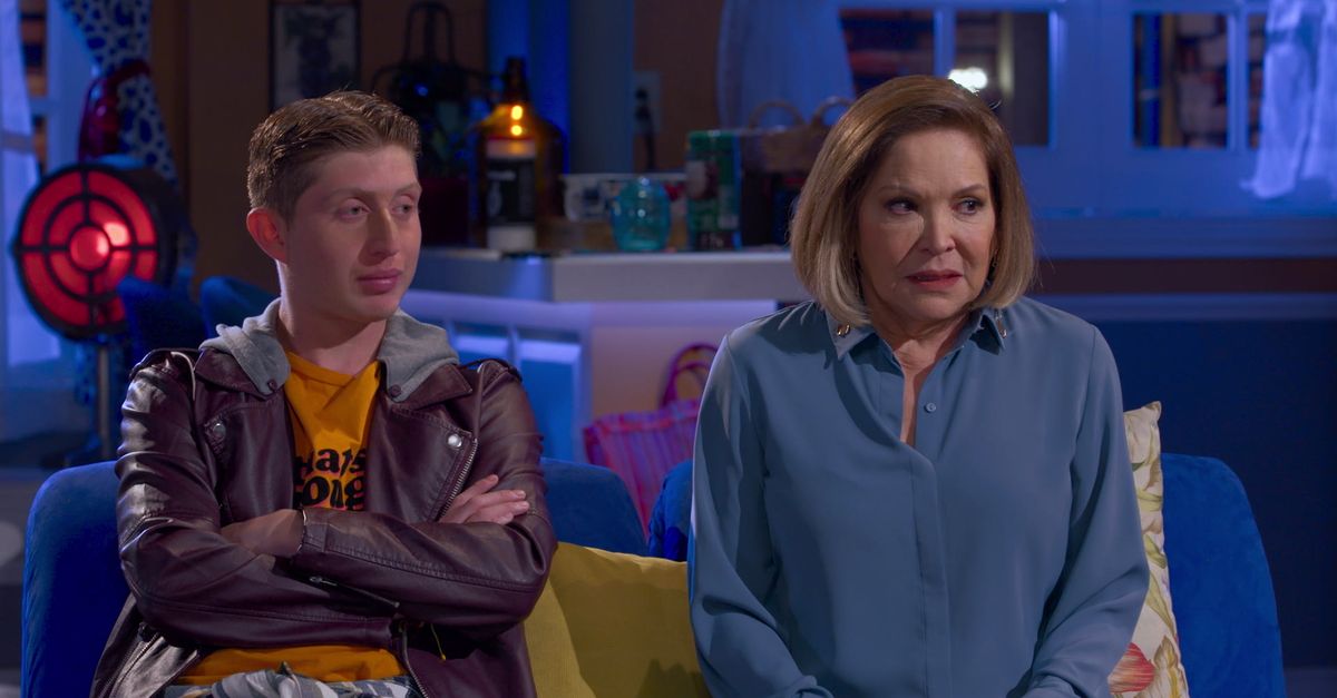 Ver Vecinos, capítulo 2 temporada 7 por ViX