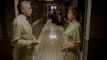 Ver El Hotel de los Secretos por ViX